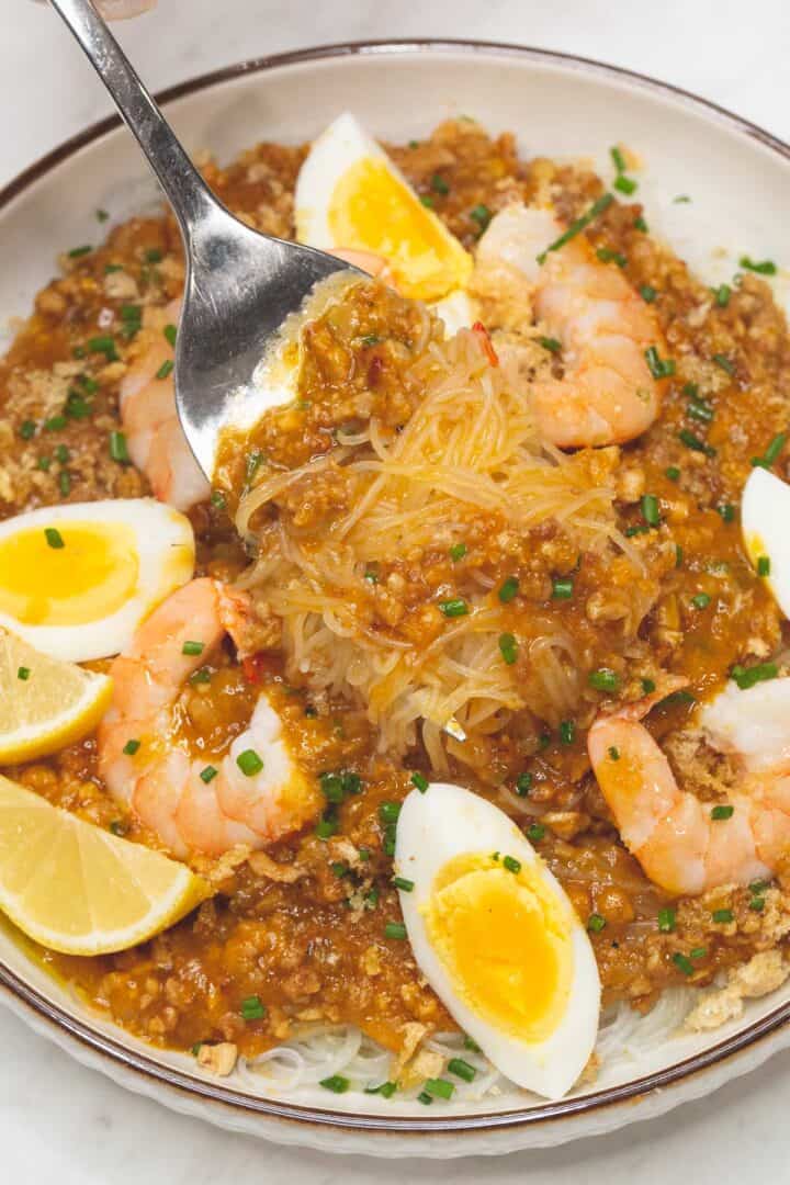 Pancit Palabok Recipe (Filipino Noodles with Shrimp Sauce)
