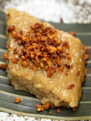 Suman Malagkit (Sticky Rice Wrapped in Banana Leaves)