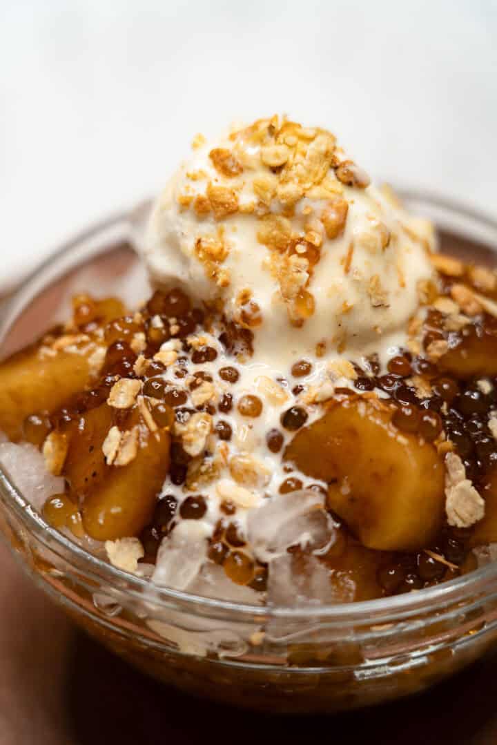 Saging con Yelo (Sweetened Bananas with Ice and Milk)