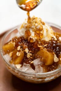 Saging con Yelo (Sweetened Bananas with Ice and Milk)