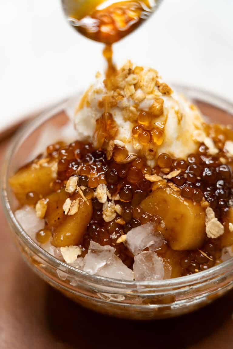 Saging con Yelo (Sweetened Bananas with Ice and Milk)